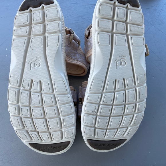 Gravity Defyer | Shoes | Gravity Defyer Sandles Size 9 | Poshmark